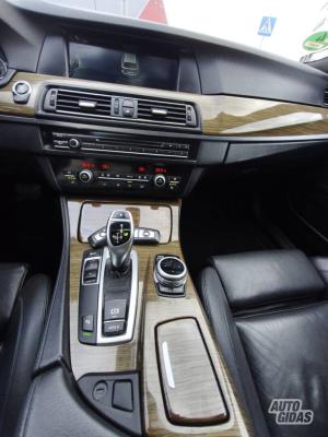 Melns BMW 520 2012 Šauļi, ar dzinēja tilpumu 2.00 L un nobraukumu 276 tūkst. km par 7700 €, foto 17 vietnē AUTOMOTO.COM.LV