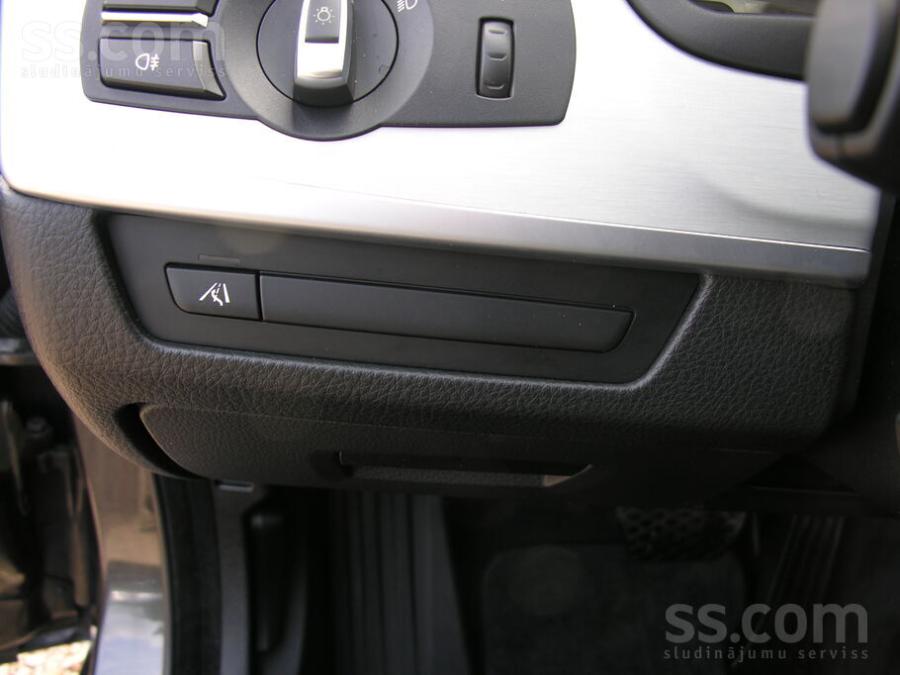 Black BMW 520 2012 in Riga, with an engine capacity of 2.00 L and mileage of 0 thousand km for 7890 €, photo 15 on AUTOMOTO.COM.LV