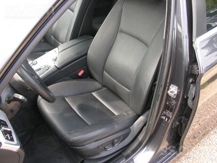 Black BMW 520 2012 in Riga, with an engine capacity of 2.00 L and mileage of 0 thousand km for 7890 €, photo 19 on AUTOMOTO.COM.LV