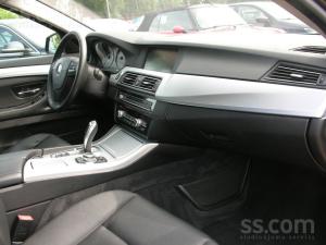 Black BMW 520 2012 in Riga, with an engine capacity of 2.00 L and mileage of 0 thousand km for 7890 €, photo 21 on AUTOMOTO.COM.LV