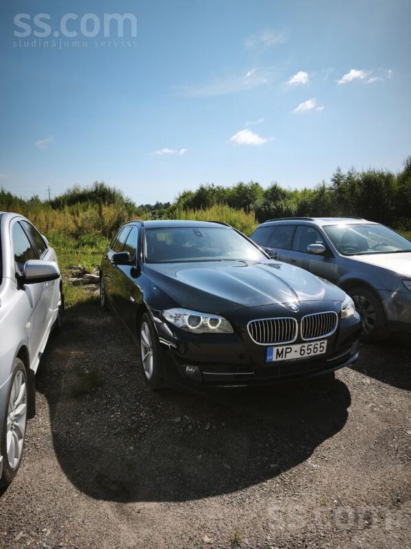 Black BMW 520 2012 in Riga, with an engine capacity of 2.00 L and mileage of 355 thousand km for 7500 €, photo 2 on AUTOMOTO.COM.LV