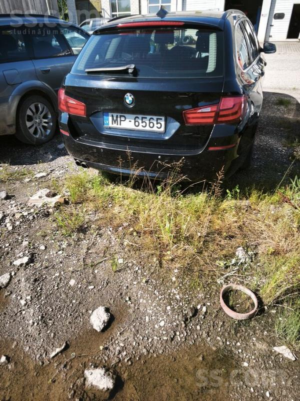 Black BMW 520 2012 in Riga, with an engine capacity of 2.00 L and mileage of 355 thousand km for 7500 €, photo 4 on AUTOMOTO.COM.LV
