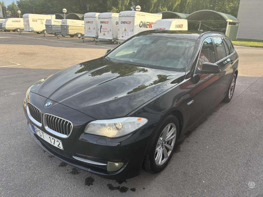 Black BMW 520 2012 in Silale, with an engine capacity of 0.00 L and mileage of 277 thousand km for 6200 €, photo 3 on AUTOMOTO.COM.LV