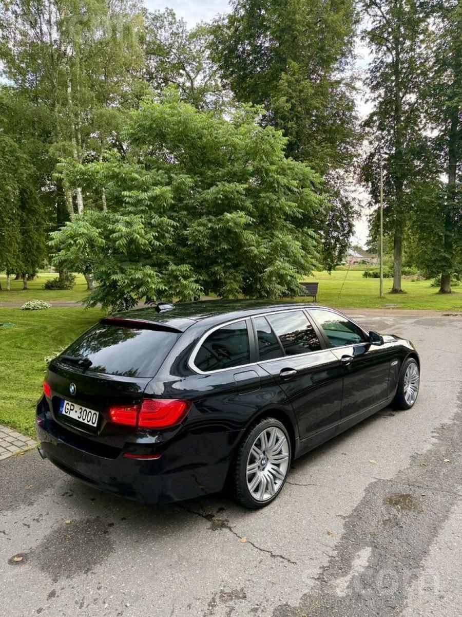 Black BMW 520 2012 in Riga, with an engine capacity of 2.00 L and mileage of 311 thousand km for 6752 €, photo 1 on AUTOMOTO.COM.LV