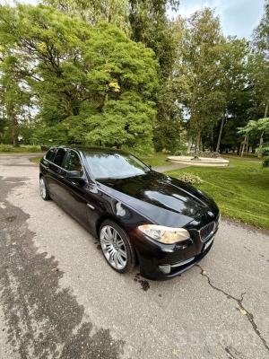 Black BMW 520 2012 in Riga, with an engine capacity of 2.00 L and mileage of 311 thousand km for 6752 €, photo 3 on AUTOMOTO.COM.LV