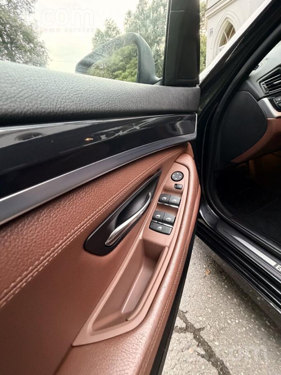Black BMW 520 2012 in Riga, with an engine capacity of 2.00 L and mileage of 311 thousand km for 6752 €, photo 5 on AUTOMOTO.COM.LV