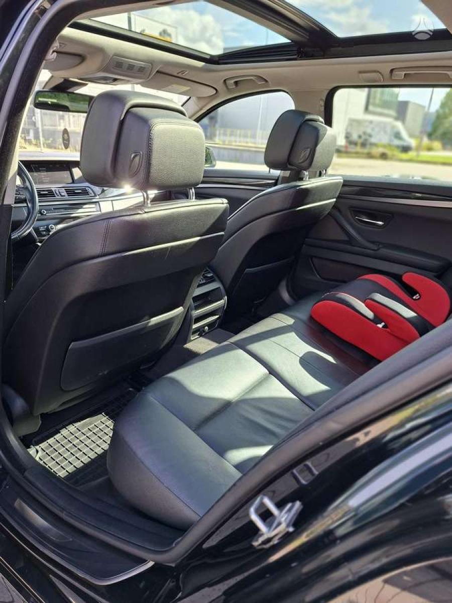 Black BMW 520 2012 in Kaunas, with an engine capacity of 2.00 L and mileage of 345 thousand km for 9250 €, photo 11 on AUTOMOTO.COM.LV