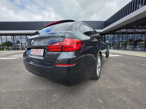 Black BMW 520 2012 in Kaunas, with an engine capacity of 2.00 L and mileage of 284 thousand km for 8333 €, photo 4 on AUTOMOTO.COM.LV