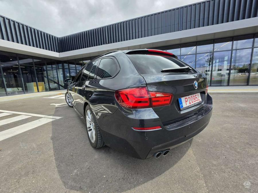 Black BMW 520 2012 in Kaunas, with an engine capacity of 2.00 L and mileage of 284 thousand km for 8333 €, photo 14 on AUTOMOTO.COM.LV
