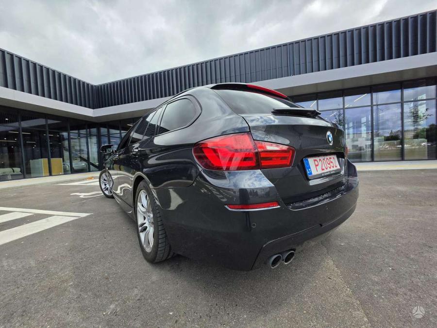 Black BMW 520 2012 in Kaunas, with an engine capacity of 2.00 L and mileage of 284 thousand km for 8333 €, photo 15 on AUTOMOTO.COM.LV