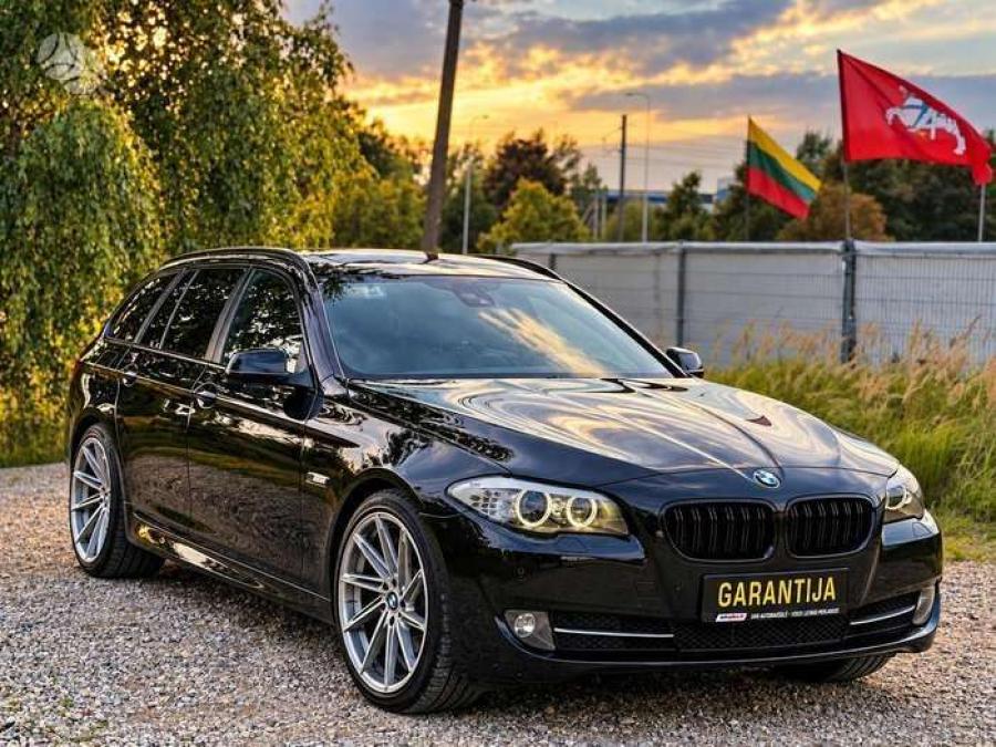 Melns BMW 520 2012 Šauļi, ar dzinēja tilpumu 2.00 L un nobraukumu 287 tūkst. km par 9950 €, foto 14 vietnē AUTOMOTO.COM.LV