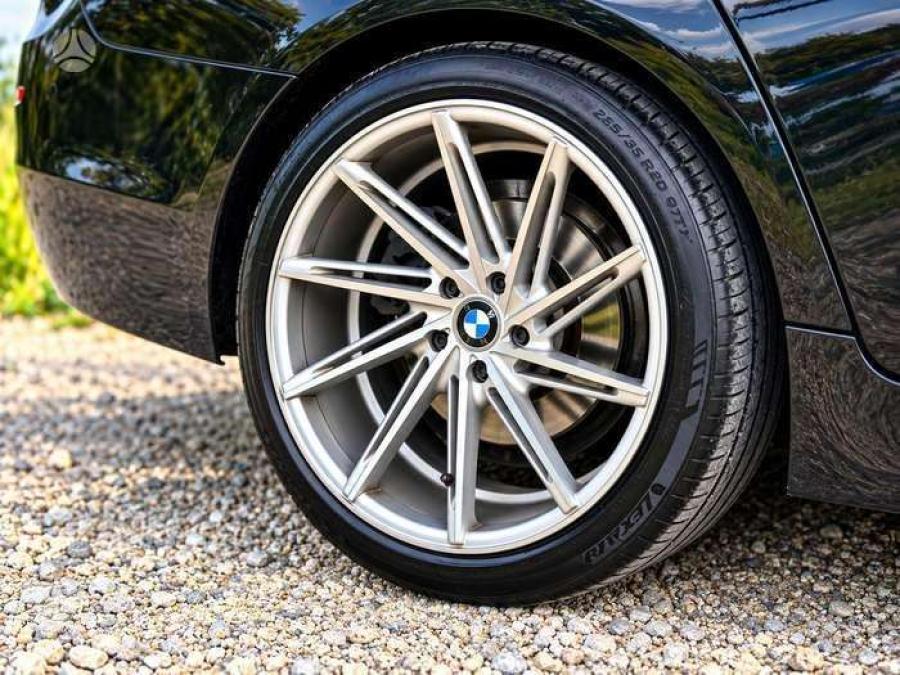 Melns BMW 520 2012 Šauļi, ar dzinēja tilpumu 2.00 L un nobraukumu 287 tūkst. km par 9950 €, foto 16 vietnē AUTOMOTO.COM.LV