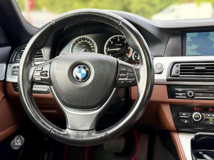 Melns BMW 520 2012 Šauļi, ar dzinēja tilpumu 2.00 L un nobraukumu 287 tūkst. km par 9950 €, foto 17 vietnē AUTOMOTO.COM.LV