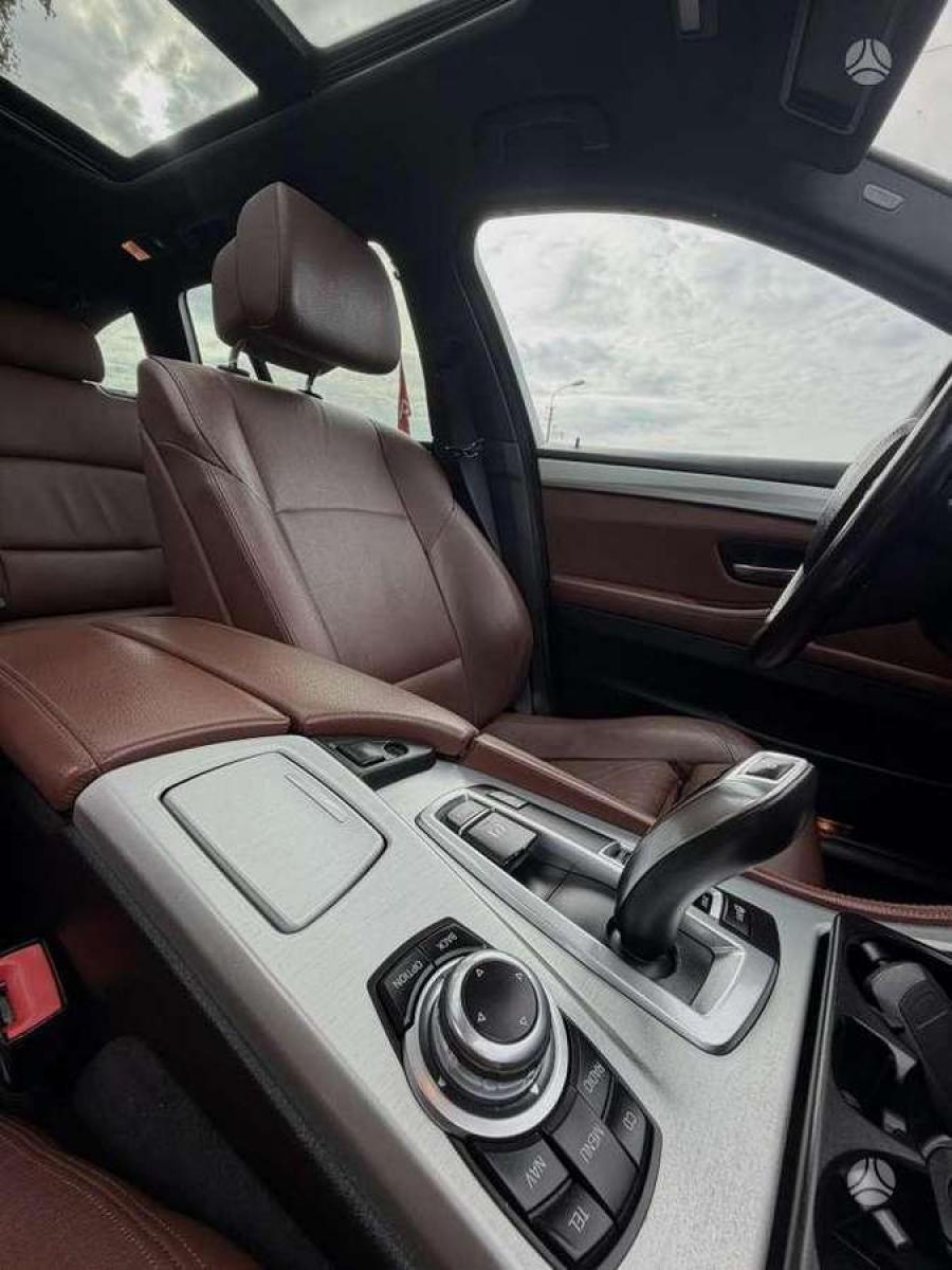 Melns BMW 520 2012 Šauļi, ar dzinēja tilpumu 2.00 L un nobraukumu 287 tūkst. km par 9950 €, foto 23 vietnē AUTOMOTO.COM.LV