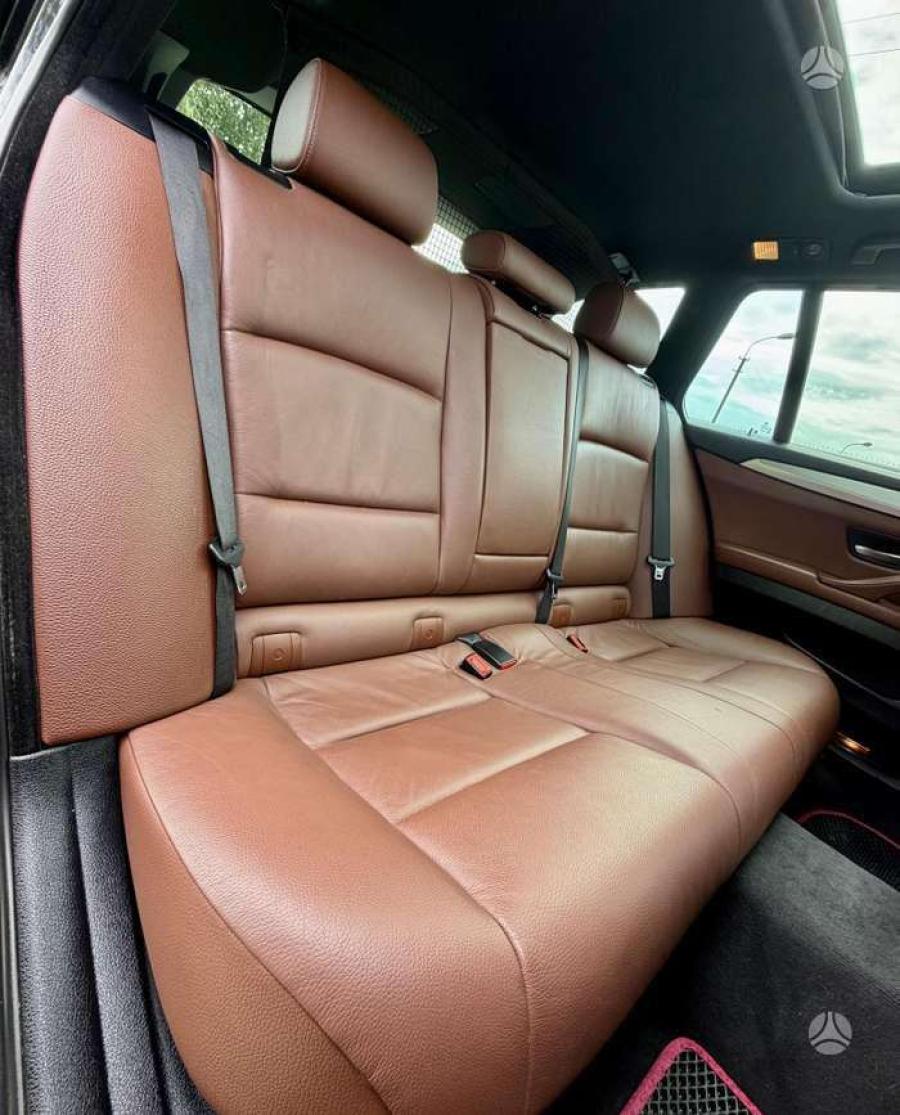 Melns BMW 520 2012 Šauļi, ar dzinēja tilpumu 2.00 L un nobraukumu 287 tūkst. km par 9950 €, foto 24 vietnē AUTOMOTO.COM.LV