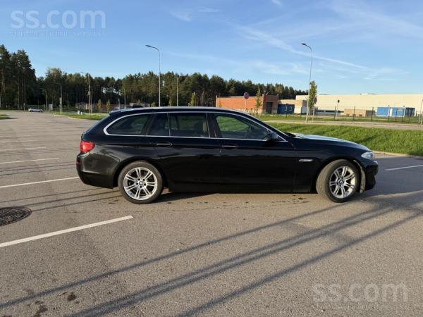 Black BMW 520 2012 in Valmiera, with an engine capacity of 2.00 L and mileage of 330 thousand km for 7500 €, photo 4 on AUTOMOTO.COM.LV