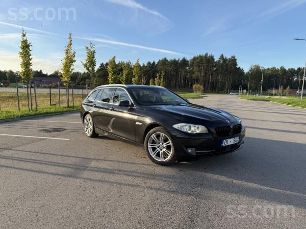 Black BMW 520 2012 in Valmiera, with an engine capacity of 2.00 L and mileage of 330 thousand km for 7500 €, photo 5 on AUTOMOTO.COM.LV