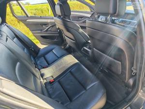 Black BMW 520 2012 in Pasvalys, with an engine capacity of 2.00 L and mileage of 320 thousand km for 7800 €, photo 16 on AUTOMOTO.COM.LV