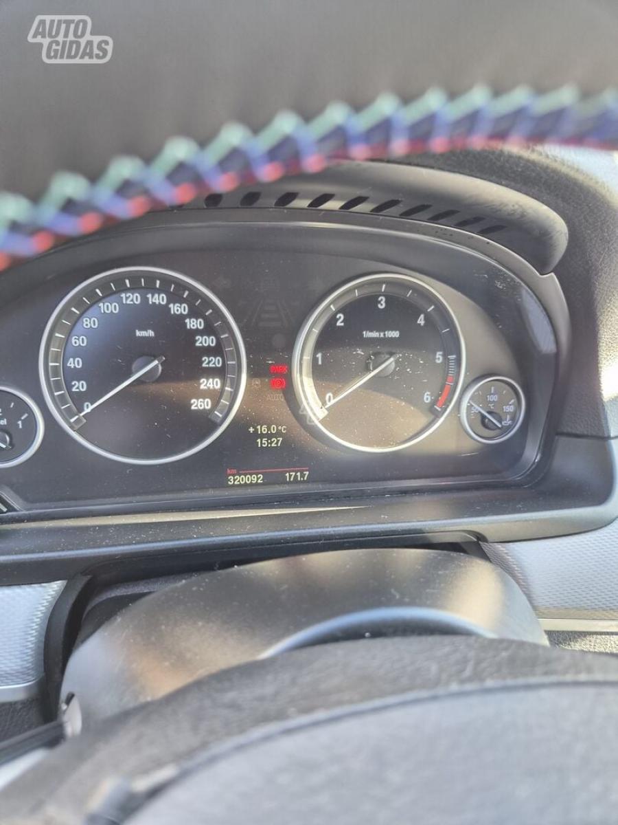 Black BMW 520 2012 in Pasvalys, with an engine capacity of 2.00 L and mileage of 320 thousand km for 7800 €, photo 17 on AUTOMOTO.COM.LV
