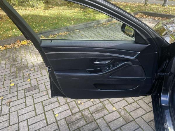 Melns BMW 520 2013 Šauļi, ar dzinēja tilpumu 2.00 L un nobraukumu 285 tūkst. km par 10700 €, foto 11 vietnē AUTOMOTO.COM.LV