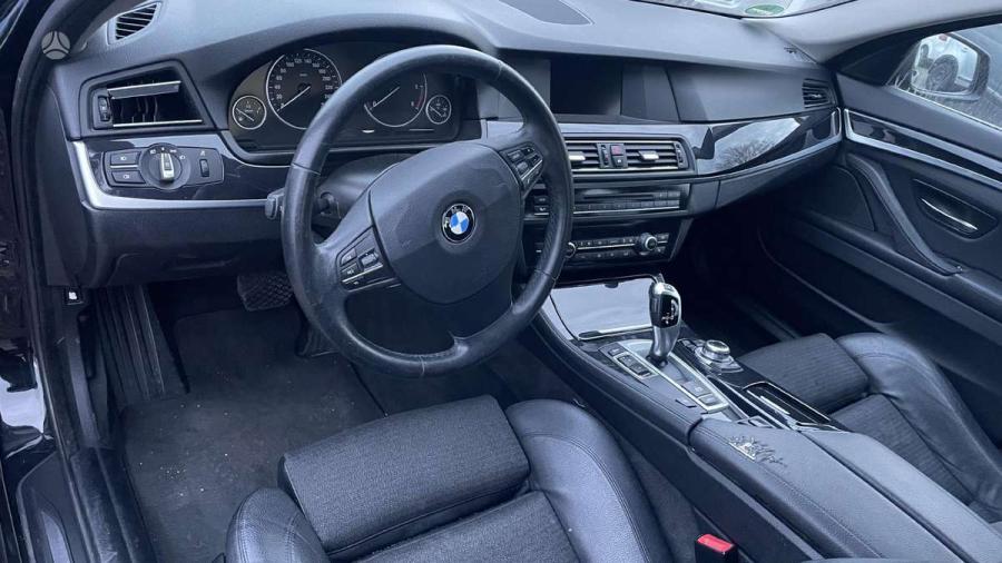 Black BMW 520 2013 in Telschi, with an engine capacity of 2.00 L and mileage of 222 thousand km for 4800 €, photo 4 on AUTOMOTO.COM.LV