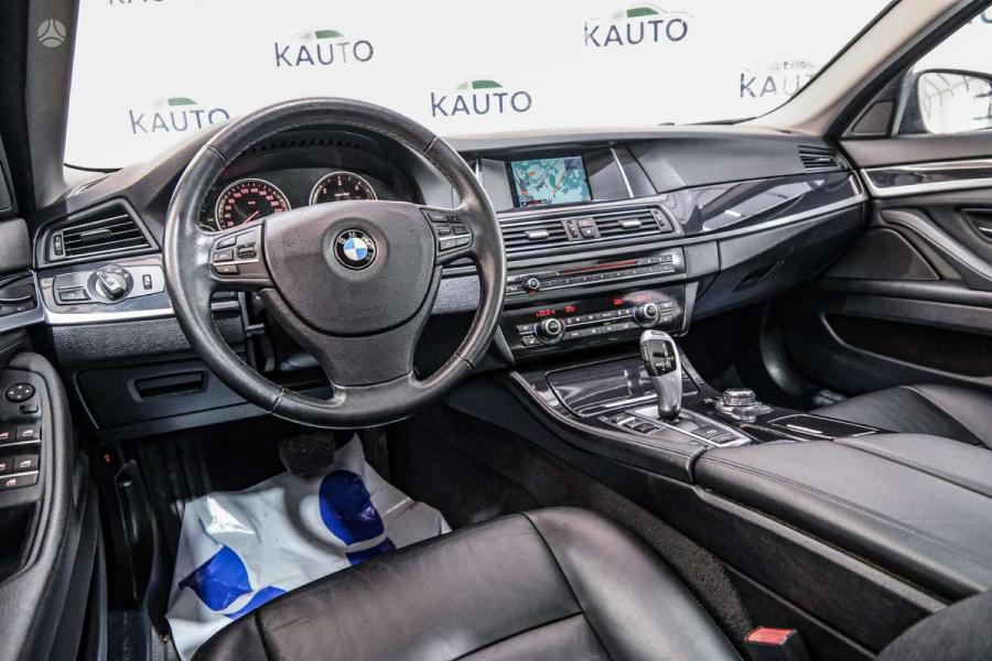 Black BMW 520 2013 in Kaunas, with an engine capacity of 2.00 L and mileage of 286 thousand km for 8990 €, photo 7 on AUTOMOTO.COM.LV
