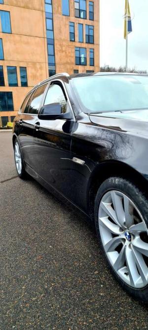 Melns BMW 520 2013 Viļņa, ar dzinēja tilpumu 2.00 L un nobraukumu 210 tūkst. km par 8000 €, foto 28 vietnē AUTOMOTO.COM.LV