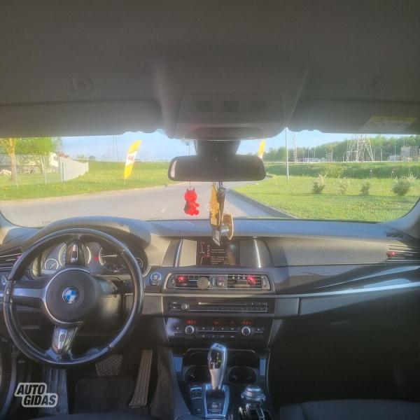 Black BMW 520 2013 in Siauliai, with an engine capacity of 2.00 L and mileage of 278 thousand km for 8650 €, photo 7 on AUTOMOTO.COM.LV