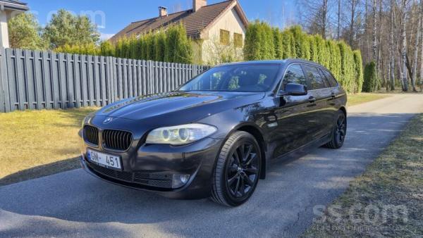 Melns BMW 520 2013 Rīga, ar dzinēja tilpumu 2.00 L un nobraukumu 254 tūkst. km par 9900 €, foto 4 vietnē AUTOMOTO.COM.LV