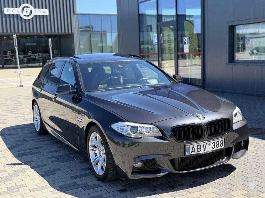 Melns BMW 520 2013 Šauļi, ar dzinēja tilpumu 2.00 L un nobraukumu 299 tūkst. km par 9500 €, foto 1 vietnē AUTOMOTO.COM.LV