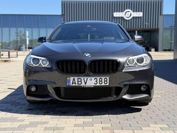 Melns BMW 520 2013 Šauļi, ar dzinēja tilpumu 2.00 L un nobraukumu 299 tūkst. km par 9500 €, foto 3 vietnē AUTOMOTO.COM.LV