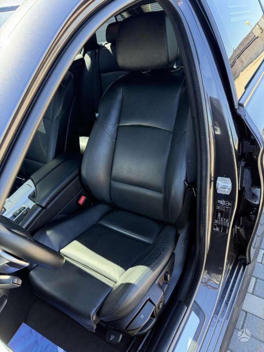 Melns BMW 520 2013 Šauļi, ar dzinēja tilpumu 2.00 L un nobraukumu 299 tūkst. km par 9500 €, foto 17 vietnē AUTOMOTO.COM.LV
