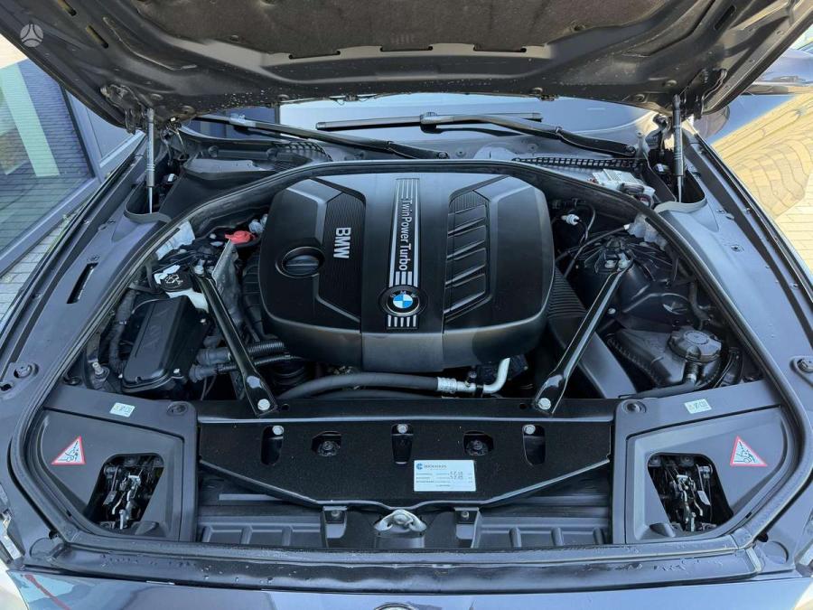 Melns BMW 520 2013 Šauļi, ar dzinēja tilpumu 2.00 L un nobraukumu 299 tūkst. km par 9500 €, foto 30 vietnē AUTOMOTO.COM.LV