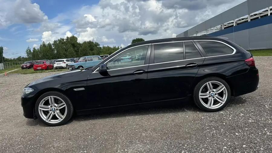 Black BMW 520 2013 in Daugavpils, with an engine capacity of 2.00 L and mileage of 282 thousand km for 9995 €, photo 3 on AUTOMOTO.COM.LV
