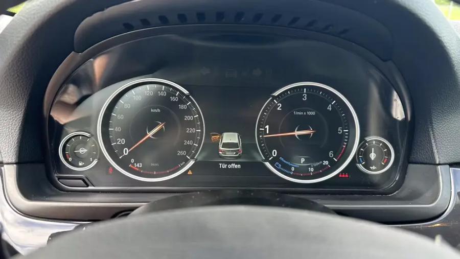 Black BMW 520 2013 in Daugavpils, with an engine capacity of 2.00 L and mileage of 282 thousand km for 9995 €, photo 13 on AUTOMOTO.COM.LV