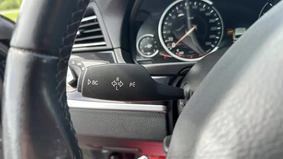 Black BMW 520 2013 in Daugavpils, with an engine capacity of 2.00 L and mileage of 282 thousand km for 9995 €, photo 14 on AUTOMOTO.COM.LV