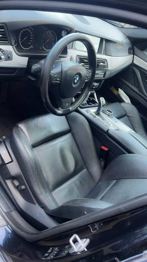 Black BMW 520 2013 in Jurmala, with an engine capacity of 2.00 L and mileage of 286 thousand km for 8995 €, photo 7 on AUTOMOTO.COM.LV