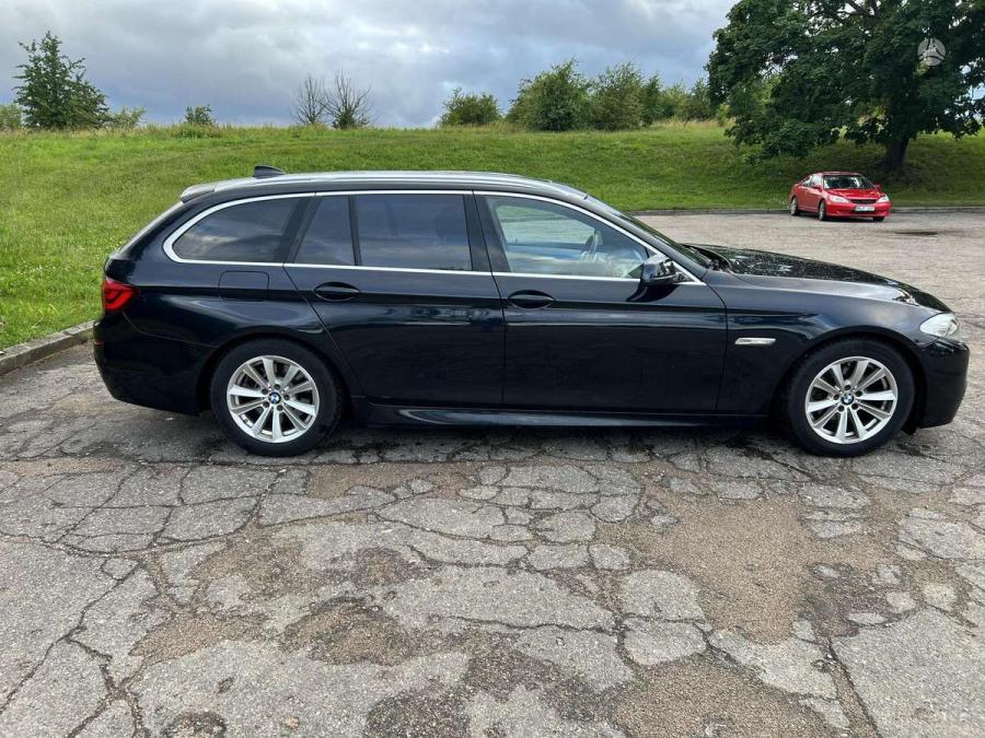 Black BMW 520 2013 in Kaunas, with an engine capacity of 2.00 L and mileage of 378 thousand km for 8300 €, photo 7 on AUTOMOTO.COM.LV
