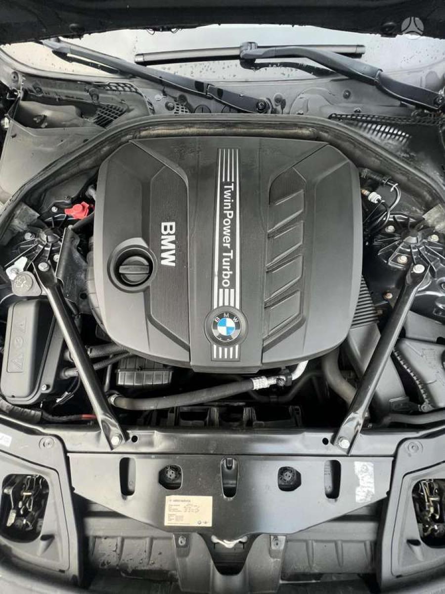 Black BMW 520 2013 in Kaunas, with an engine capacity of 2.00 L and mileage of 378 thousand km for 8300 €, photo 18 on AUTOMOTO.COM.LV