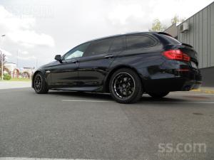 Black BMW 520 2013 in Bauska, with an engine capacity of 2.00 L and mileage of 342 thousand km for 9995 €, photo 10 on AUTOMOTO.COM.LV