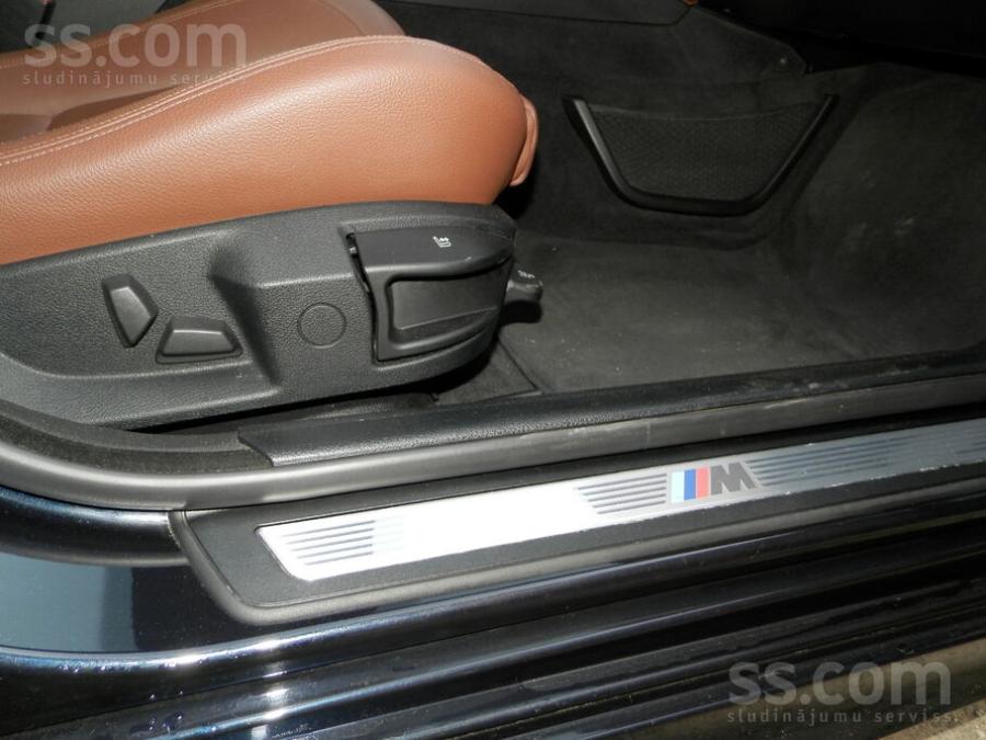 Black BMW 520 2013 in Bauska, with an engine capacity of 2.00 L and mileage of 342 thousand km for 9995 €, photo 19 on AUTOMOTO.COM.LV