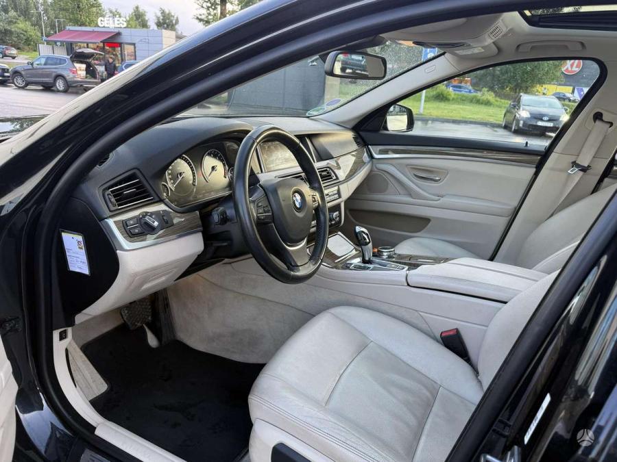Melns BMW 520 2013 Viļņa, ar dzinēja tilpumu 2.00 L un nobraukumu 203 tūkst. km par 8900 €, foto 13 vietnē AUTOMOTO.COM.LV