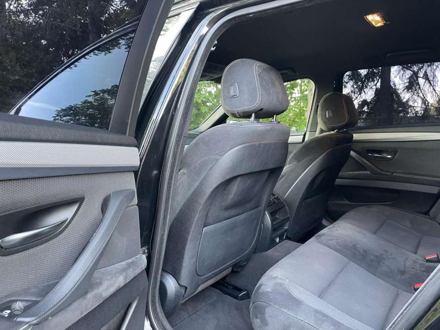 Melns BMW 520 2013 Kauņa, ar dzinēja tilpumu 2.00 L un nobraukumu 298 tūkst. km par 8790 €, foto 14 vietnē AUTOMOTO.COM.LV