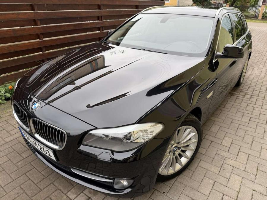 Black BMW 520 2013 in Prienai, with an engine capacity of 2.00 L and mileage of 296 thousand km for 6900 €, photo 5 on AUTOMOTO.COM.LV