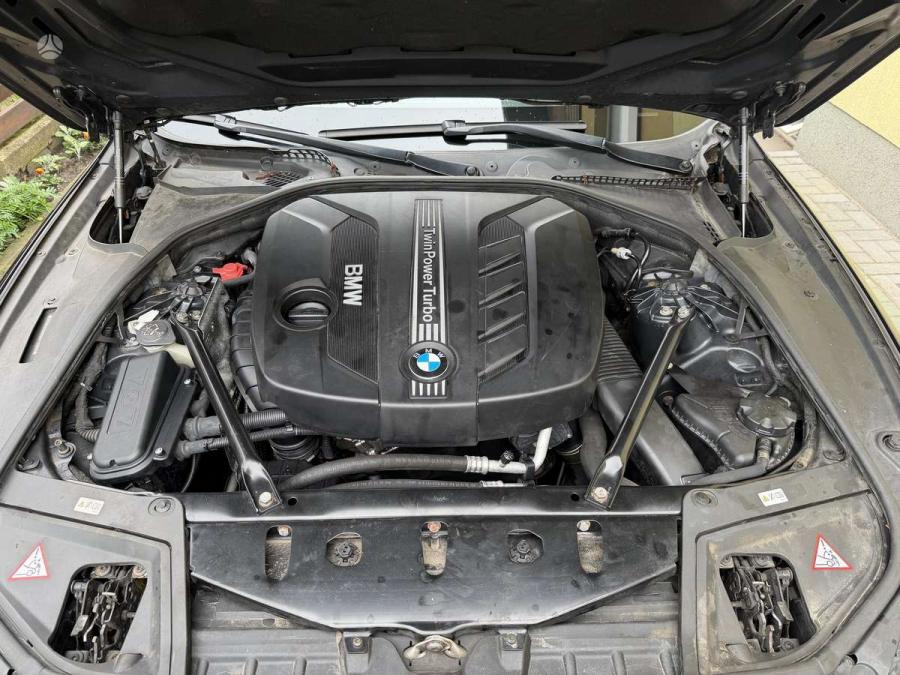 Black BMW 520 2013 in Prienai, with an engine capacity of 2.00 L and mileage of 296 thousand km for 6900 €, photo 18 on AUTOMOTO.COM.LV