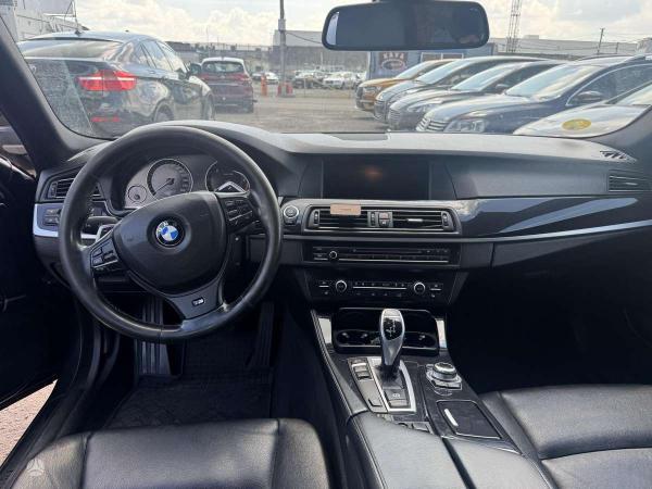 Melns BMW 520 2013 Kauņa, ar dzinēja tilpumu 2.00 L un nobraukumu 280 tūkst. km par 6900 €, foto 7 vietnē AUTOMOTO.COM.LV