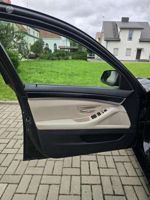 Melns BMW 520 2013 Marijampole, ar dzinēja tilpumu 2.00 L un nobraukumu 327 tūkst. km par 6999 €, foto 14 vietnē AUTOMOTO.COM.LV