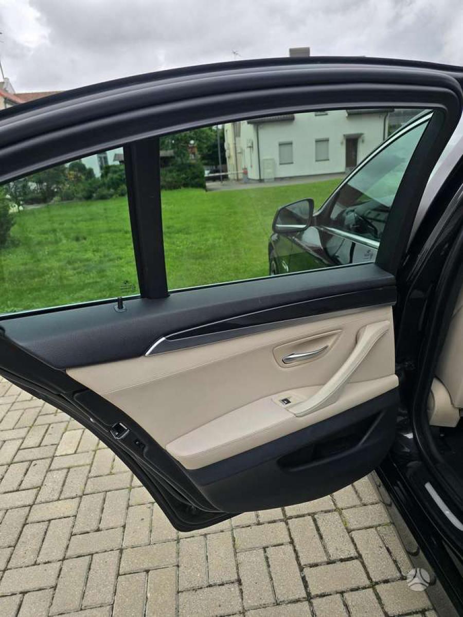 Melns BMW 520 2013 Marijampole, ar dzinēja tilpumu 2.00 L un nobraukumu 327 tūkst. km par 6999 €, foto 23 vietnē AUTOMOTO.COM.LV