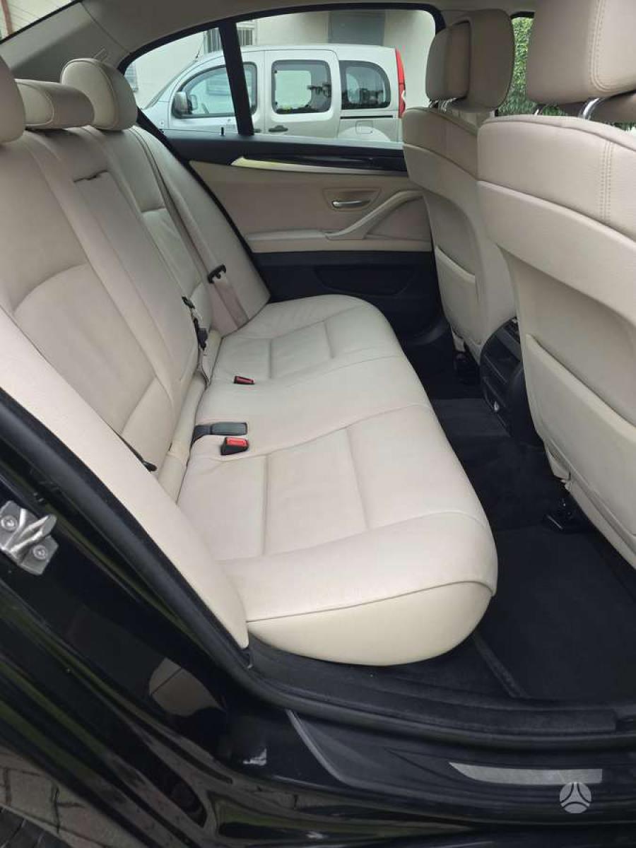 Melns BMW 520 2013 Marijampole, ar dzinēja tilpumu 2.00 L un nobraukumu 327 tūkst. km par 6999 €, foto 26 vietnē AUTOMOTO.COM.LV