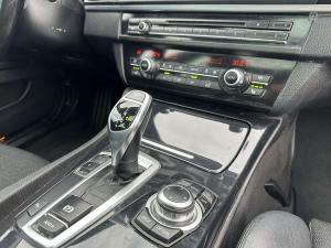 Melns BMW 520 2013 Klaipėda, ar dzinēja tilpumu 2.00 L un nobraukumu 340 tūkst. km par 5999 €, foto 28 vietnē AUTOMOTO.COM.LV